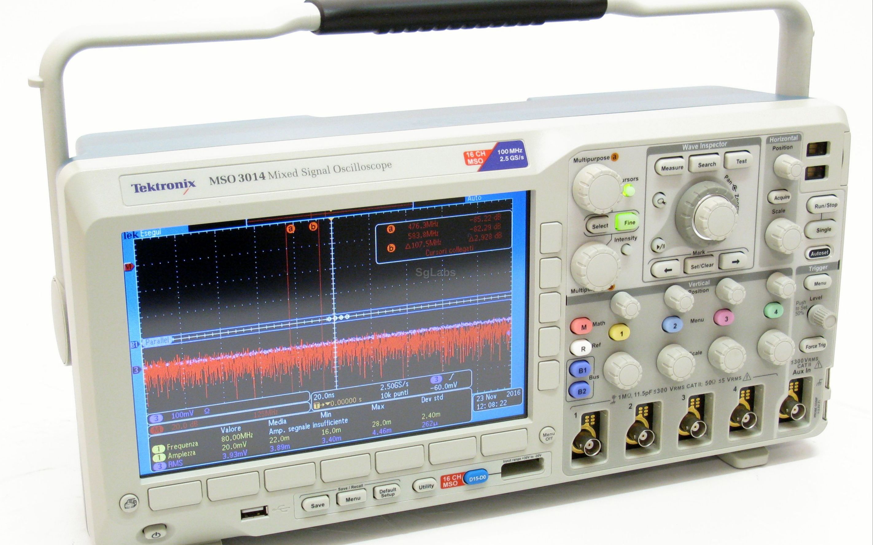 MDO3014 Scope. Capturing your first signa