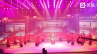 ...演出,紫薇花模特艺术团出演了表达中国传统古典礼仪《盛世仪红》。