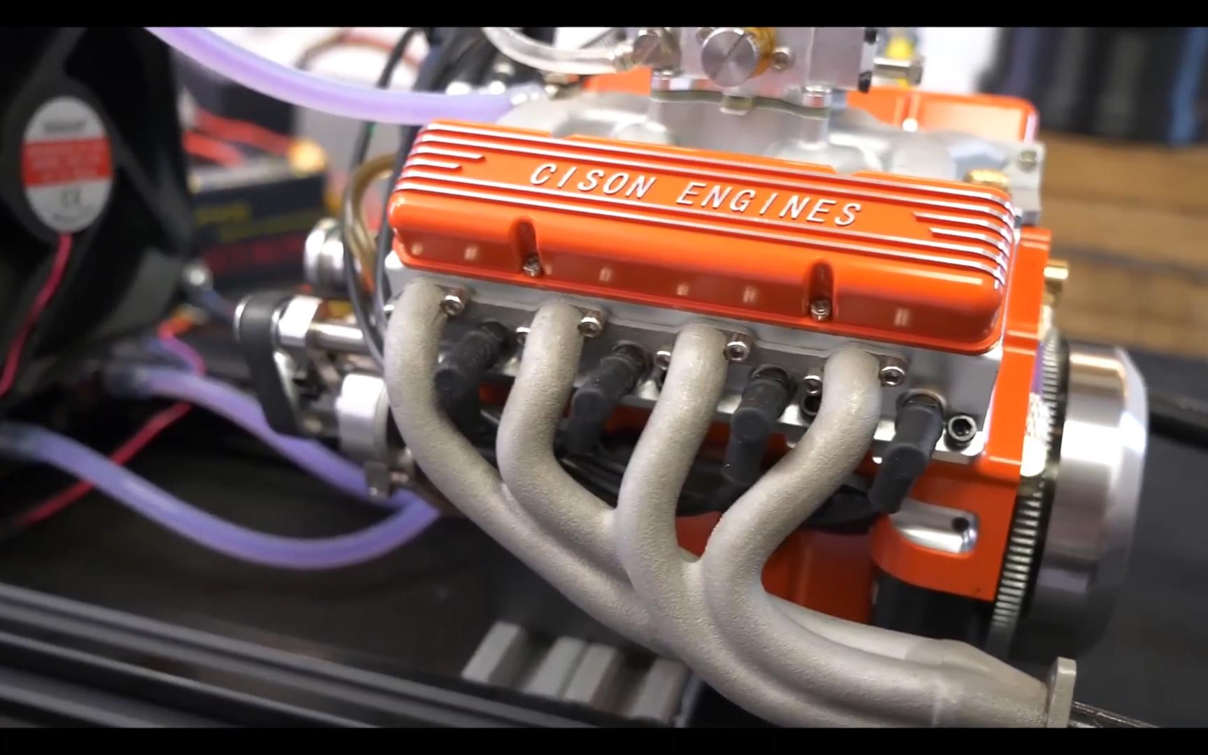 科技与狠活:顶级微型V8燃油发动机