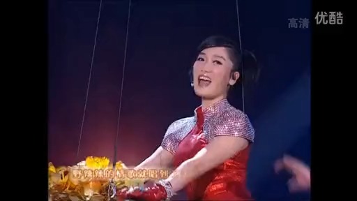 2008年春晚歌曲《月亮之上》演唱:凤凰传奇