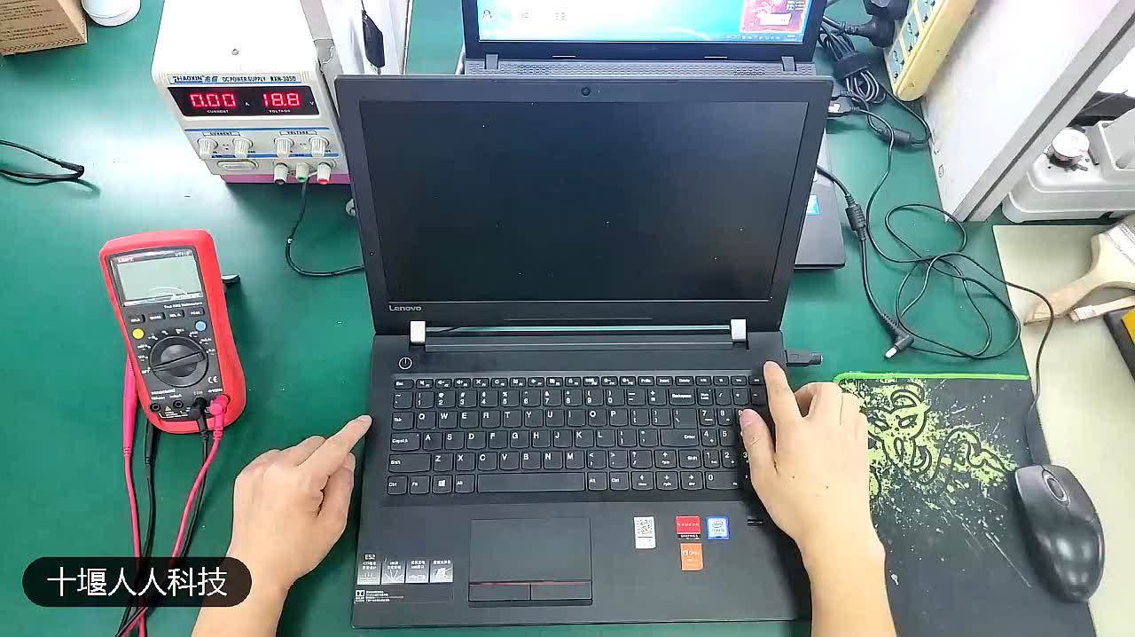 客户将电源接头插进USB接口里后不开机,更换板载CPU维修.