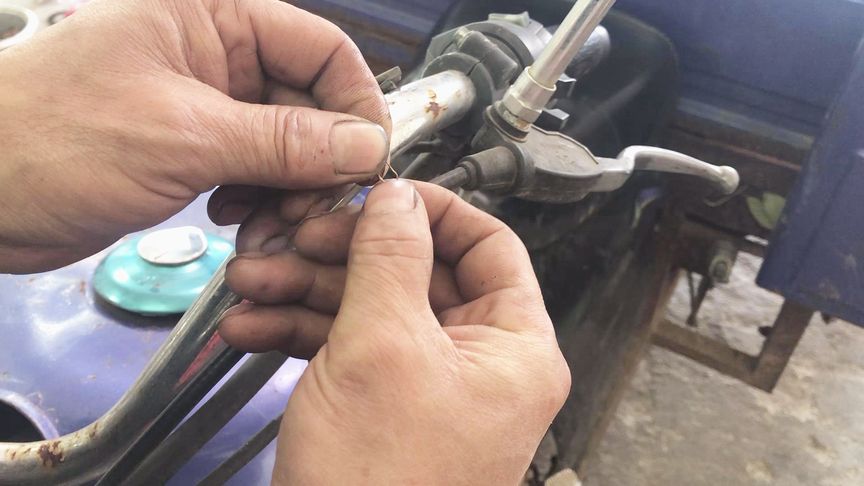 摩托车电启动按钮没有反应怎么办?老师傅教你维修,自己轻松搞定