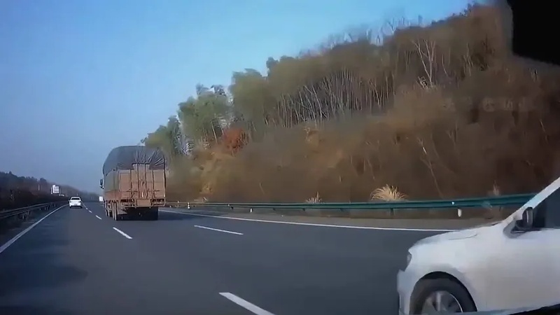 谨慎行车,避免事故