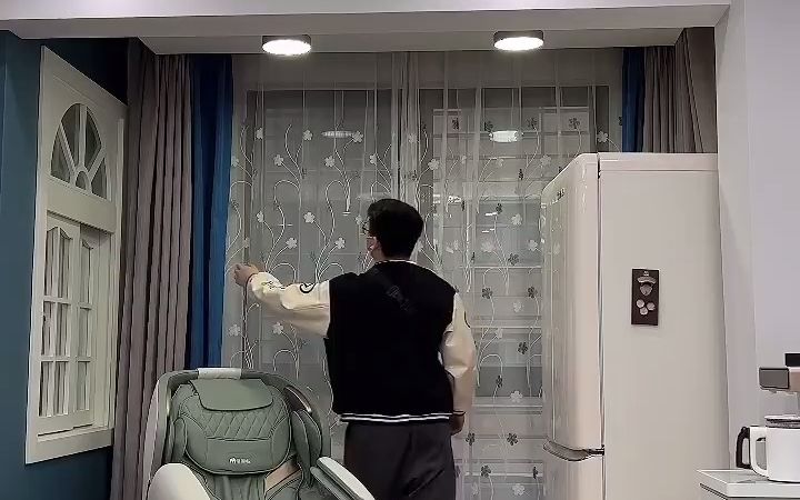 好物分享:免插座!免布线!没电还能用的智能窗帘!