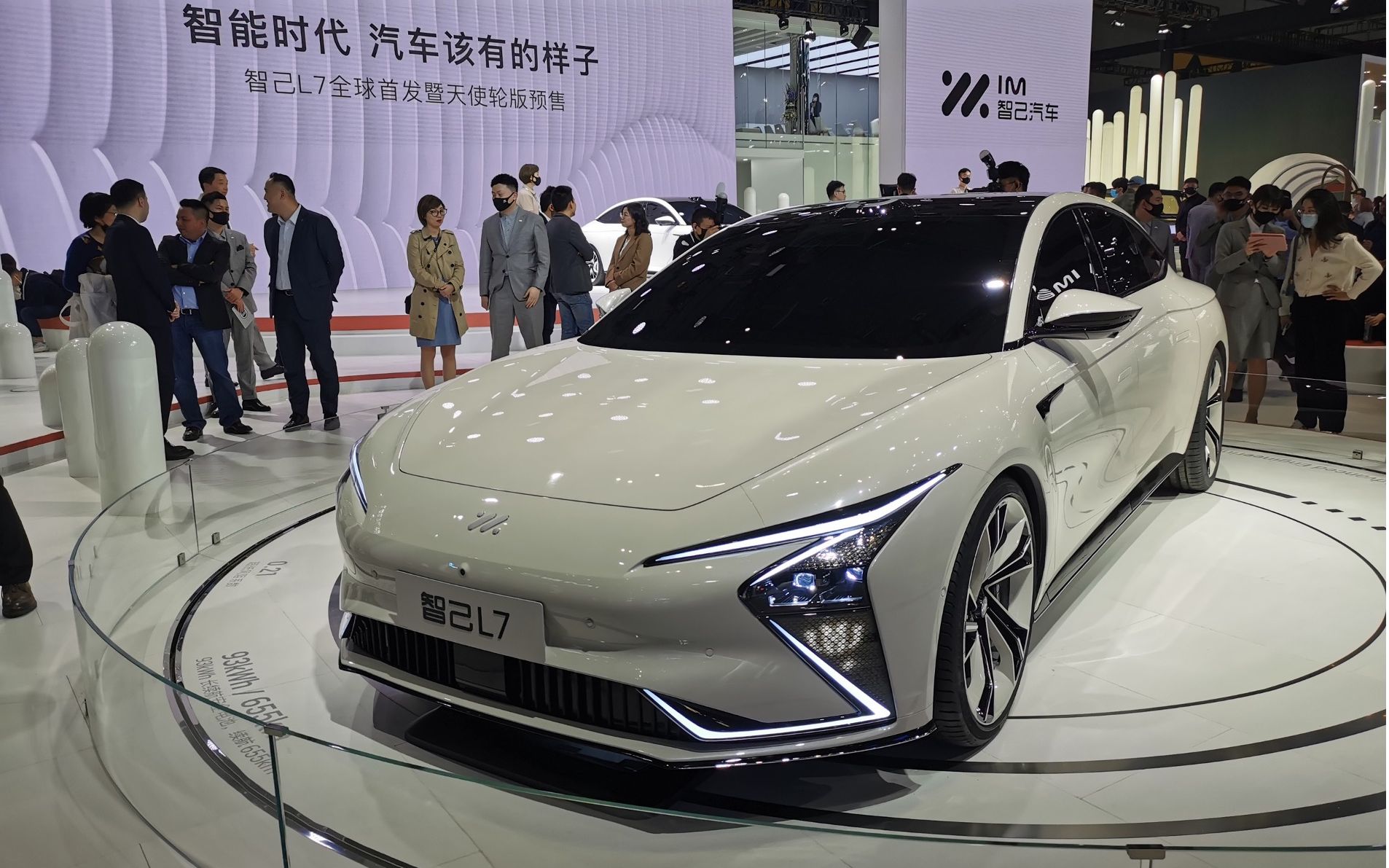 对一辆车来说,高算力是否等同于高智能?