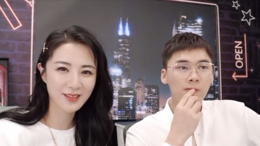 李易峰做客薇娅直播间为OPPO手机代言,李喵喵太耿直薇娅撩不动