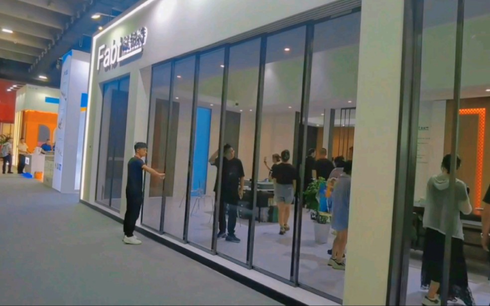 极简六联动移门, 左右互推, 随意移动, 门扇不摇晃不下沉 #吊轨移门 #...