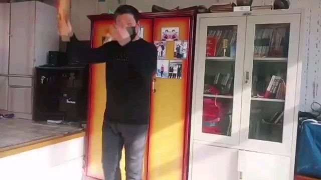 【疫情防控宣传栏】“宅”在家里,就是做贡献!