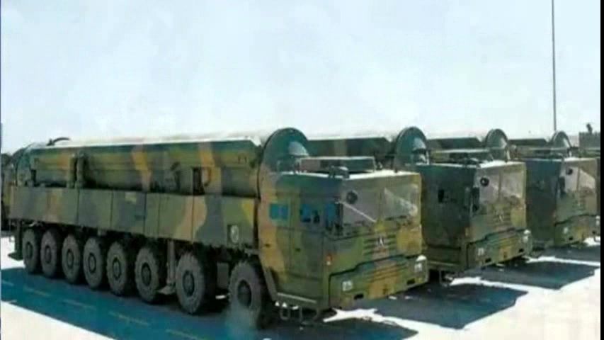 东风导弹首次进入实战准备!敌人再往前一步!30枚齐射!