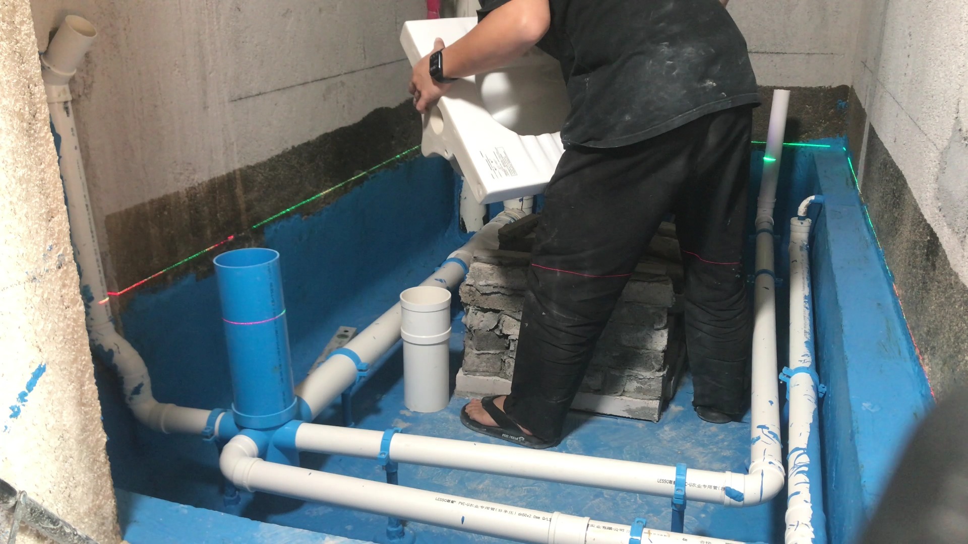 新手小白10万挑战自己装修排水篇(蹲便器安装)