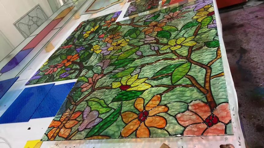 #尺寸根据客户空间来定制 彩绘艺术玻璃