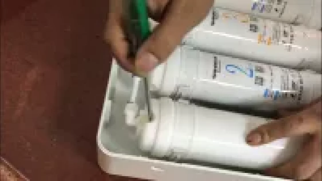 仕瀚净水器换滤芯演示