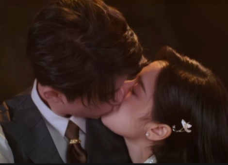 “我不要当你哥,我要当你男朋友”病娇霸总强制爱妹妹,一夜情吻、...