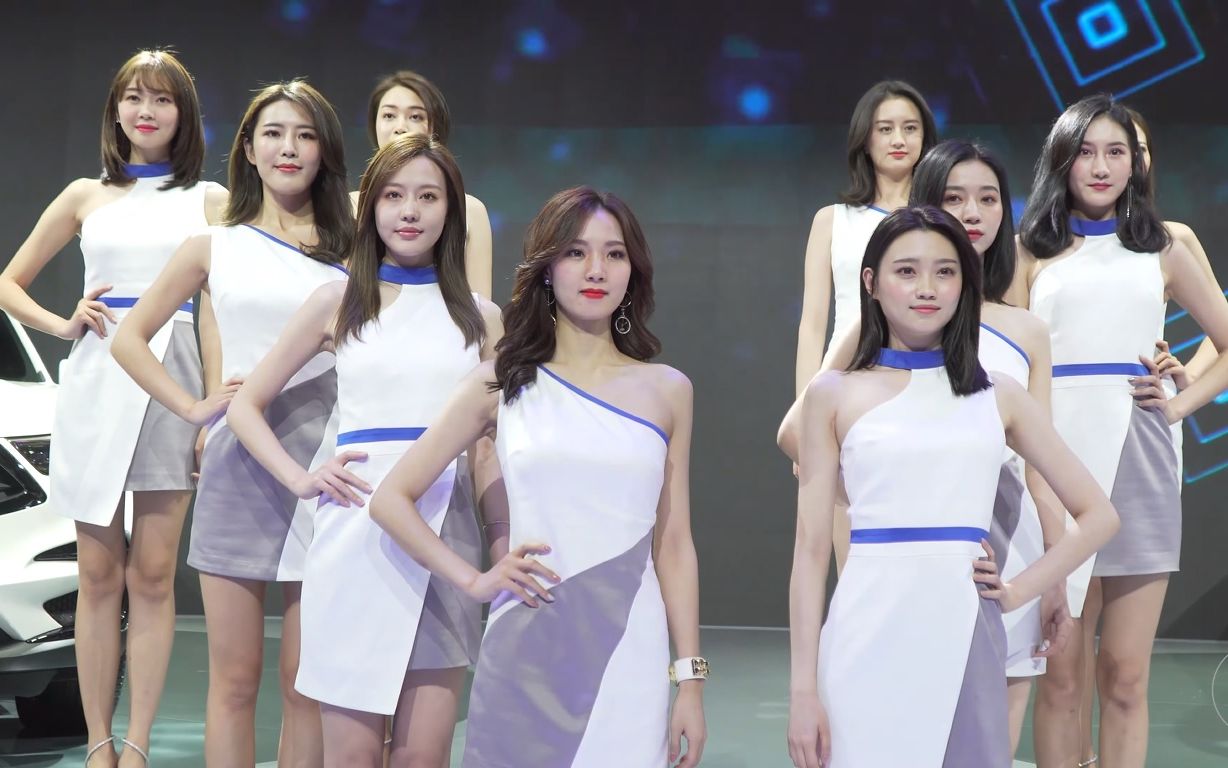 2019广州车展 广汽讴歌展台车模开场秀