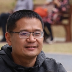 帅气的余老师 