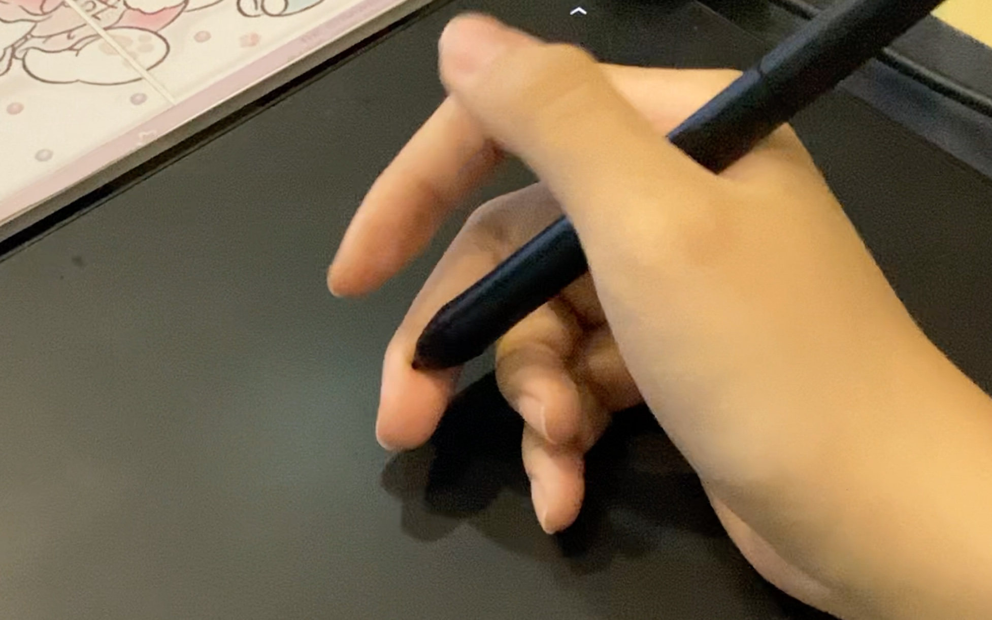 什么数位板可以隔着手画画啊