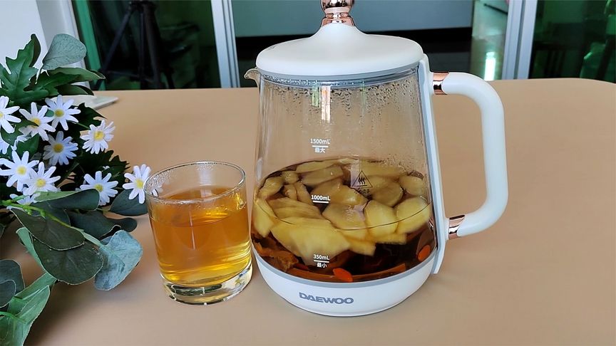 苹果山楂煮一煮,酸酸甜甜开胃消食,一周给孩子喝两次,吃啥都香