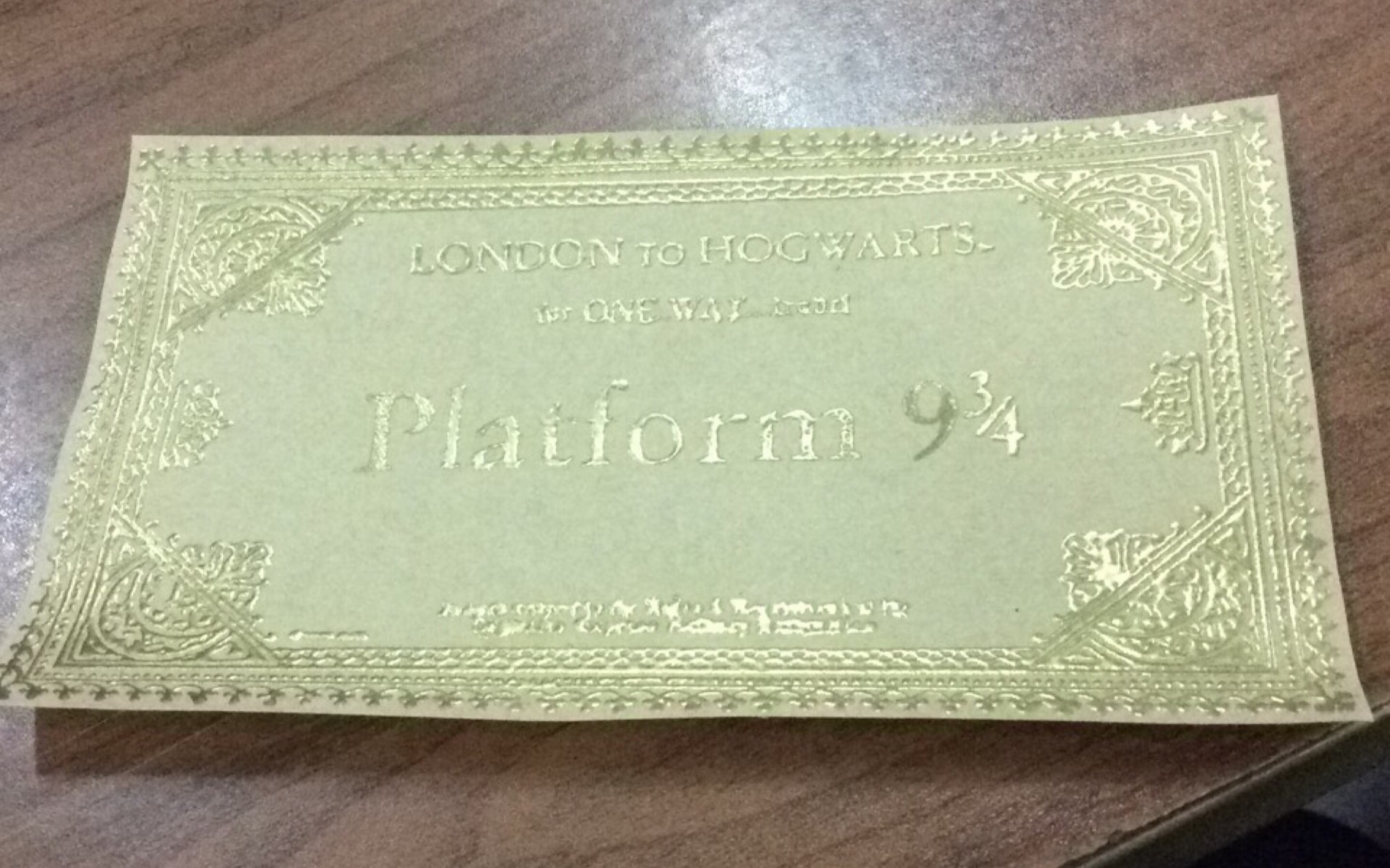 教你如何制作一张烫金的霍格沃兹车票