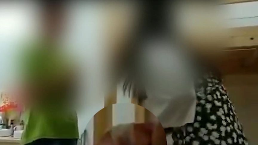 下跪+抽打身体!湖北一初中女生遭校园暴力,校长:教体局在调查