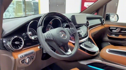 奔驰V级定制多功能商务车,开启豪华露营新篇章