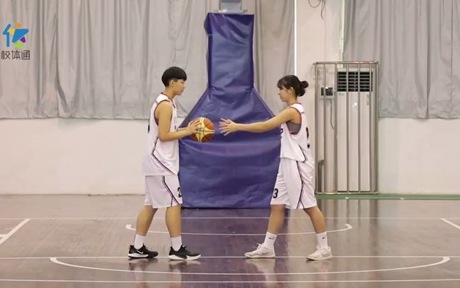 体育中考篮球02——原地双手胸前传接球