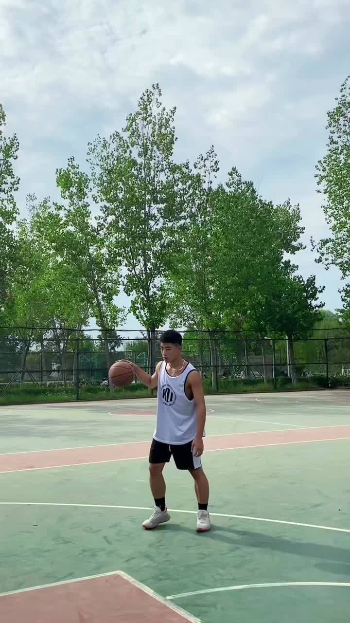 跳投其实很简单的,先这样,再这样就好了!