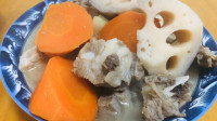 莲藕胡萝卜炖排骨,来上一碗,给你一整天的温暖