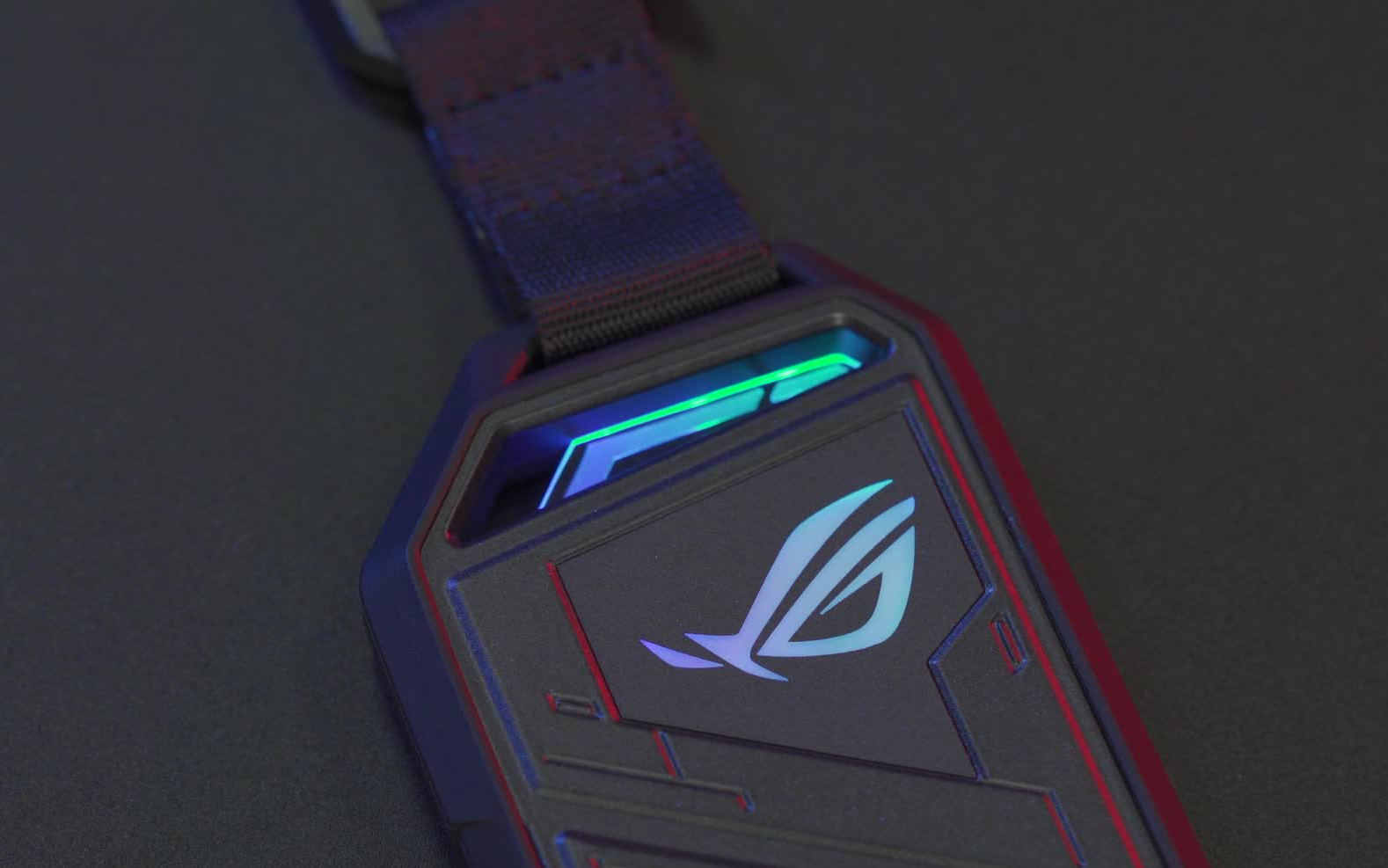 ROG幻影移动硬盘盒开箱