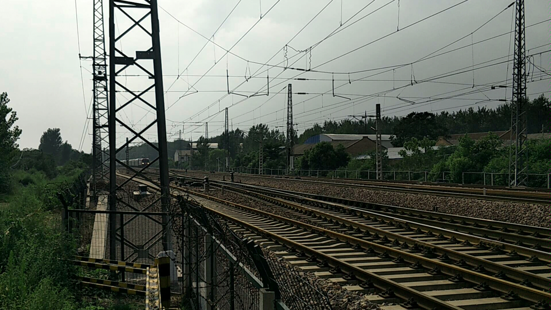 西局西段 HXD3D 0550牵引K362次(银川～上海)列车通过白马寺车站