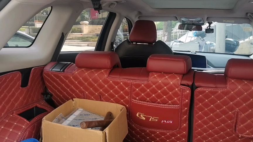 长安CS75PLUS如何自己换空调滤清器,看小伙无工具下如何操作