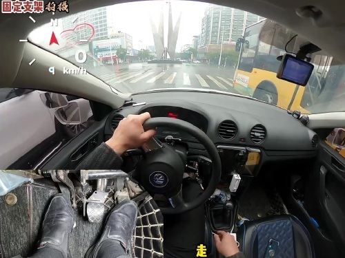 手动档在城市道路如何加档减档操作