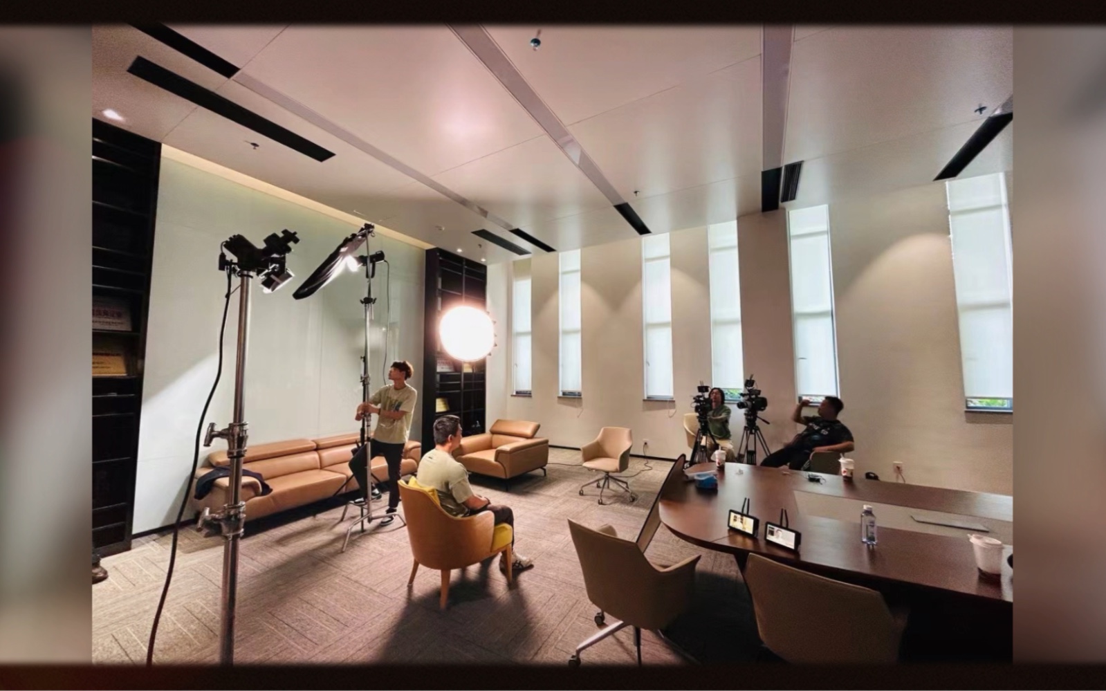 公司简介 北京谦艺传媒有限公司短视频代运营,多机位直播,企业的宣传...