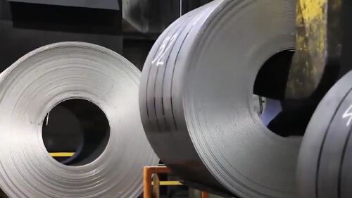 钢板瞬间卷成钢管!直击现代工业的魔法蜕变