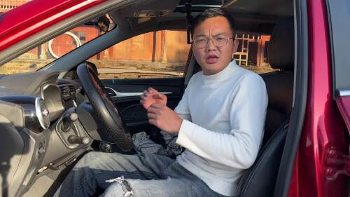 汽车一键启动很多司机做错了要不要踩刹车车哥演示正确操作