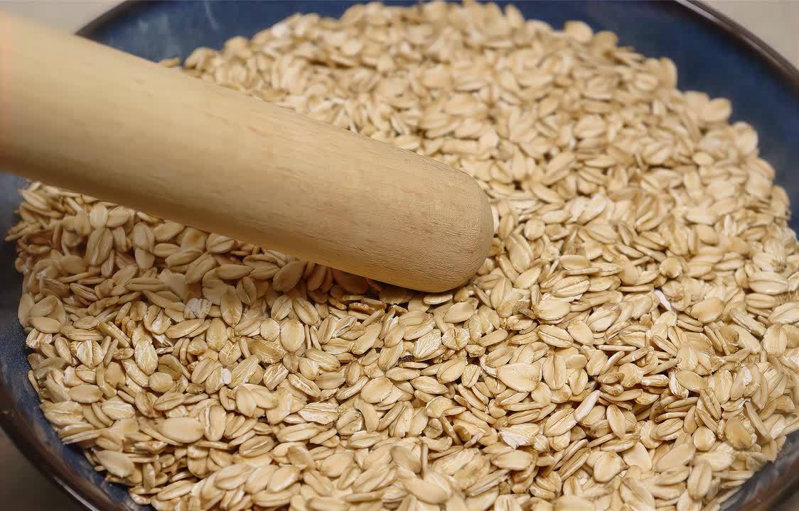 燕麦片不要再煮粥了,教你这样做,降糖降压护血管,营养美味,香