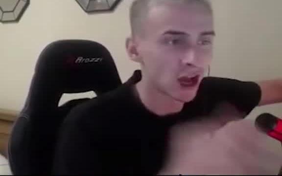 2021年了玩CSGO还卡不嘞 csgo毛子