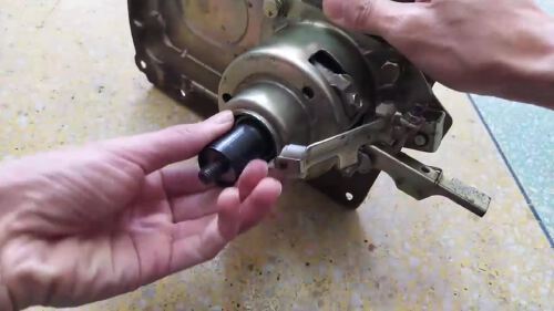 揭秘波轮洗衣机核心!3分钟看懂离合器工作原理与精妙结构