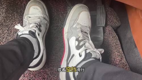 科目三离合器怎么用呢?