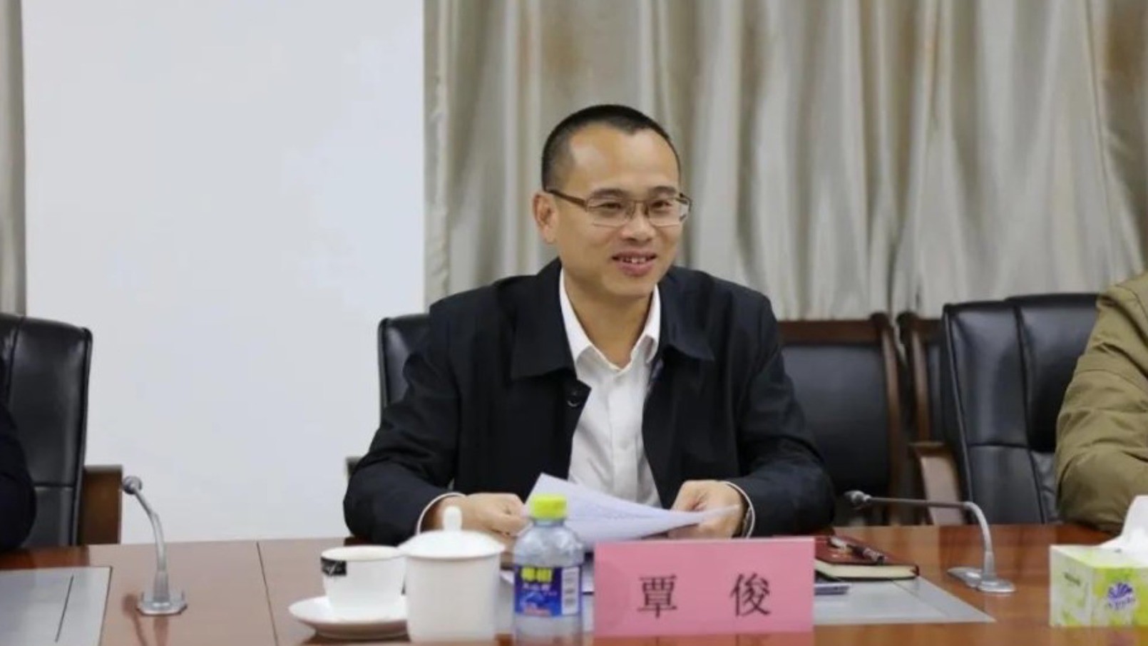 当选区长2个月,覃俊被查