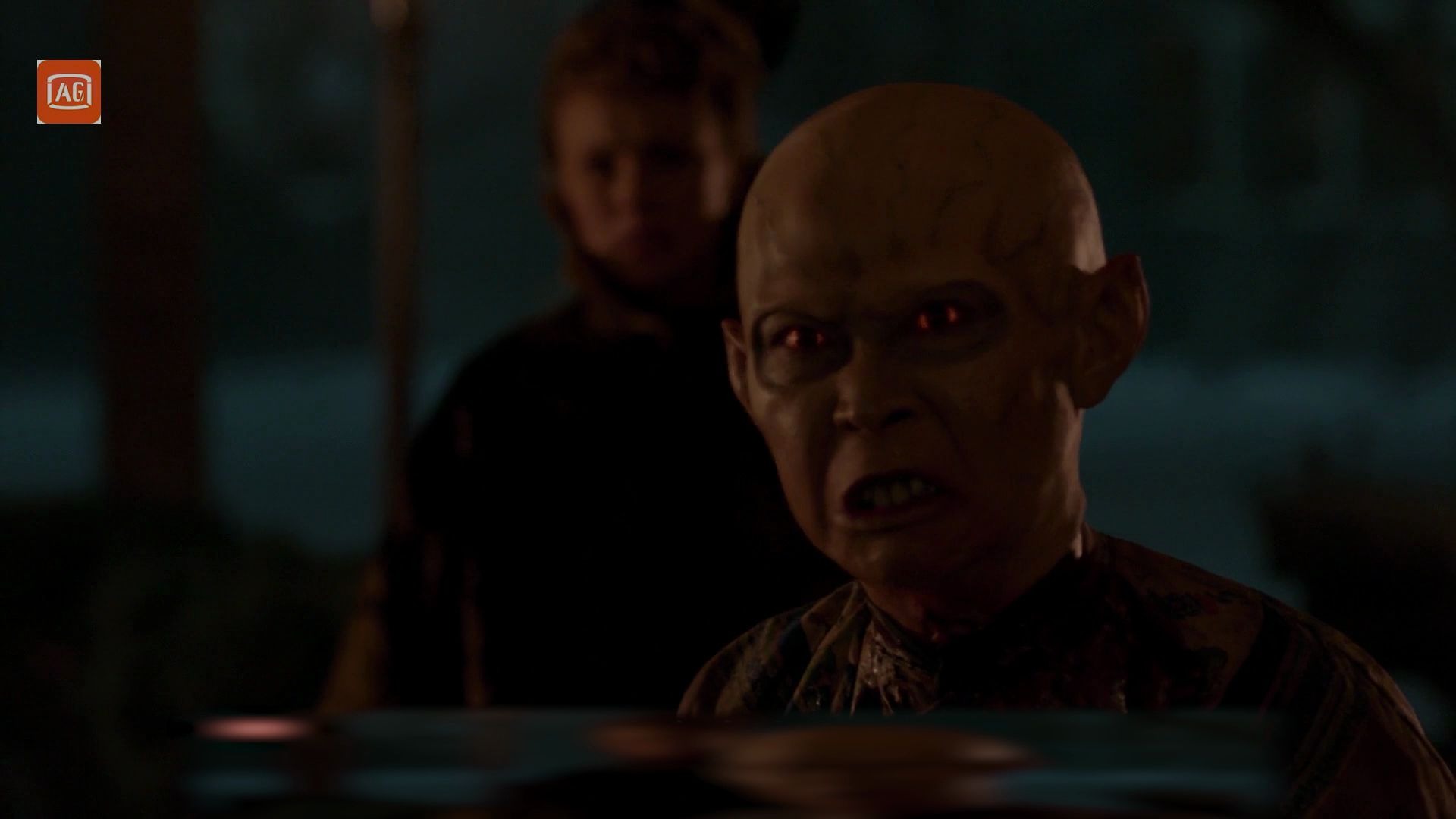 重口味吸血鬼题材美剧《血族》第4季,人类怎样反抗血族统治下的极权...