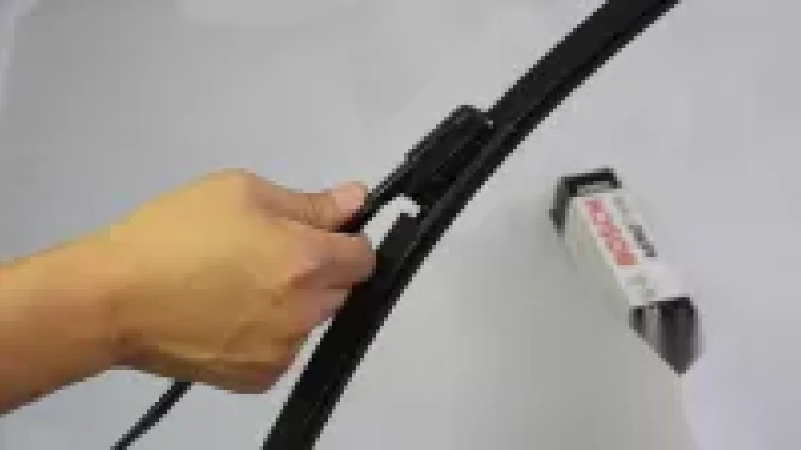 奔驰新款雨刮器(2016款后车型)安装视频