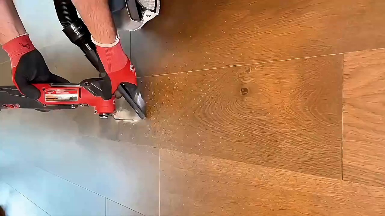 单独的一块木地板怎么更换?木工师傅为了赚500块钱