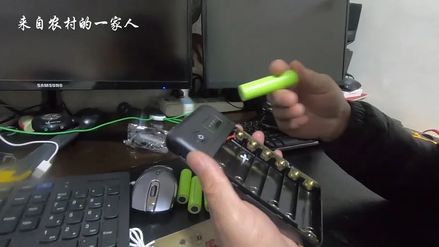 你见过这样的多功能充电宝吗?可以输出不同电压,最大12v