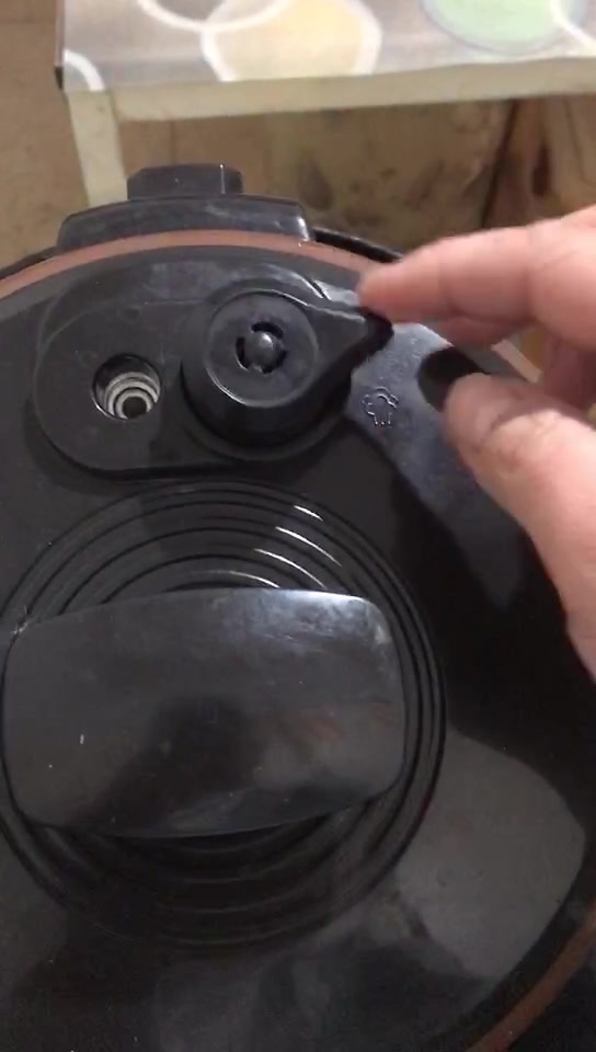 电压力锅泄压阀的调节方法