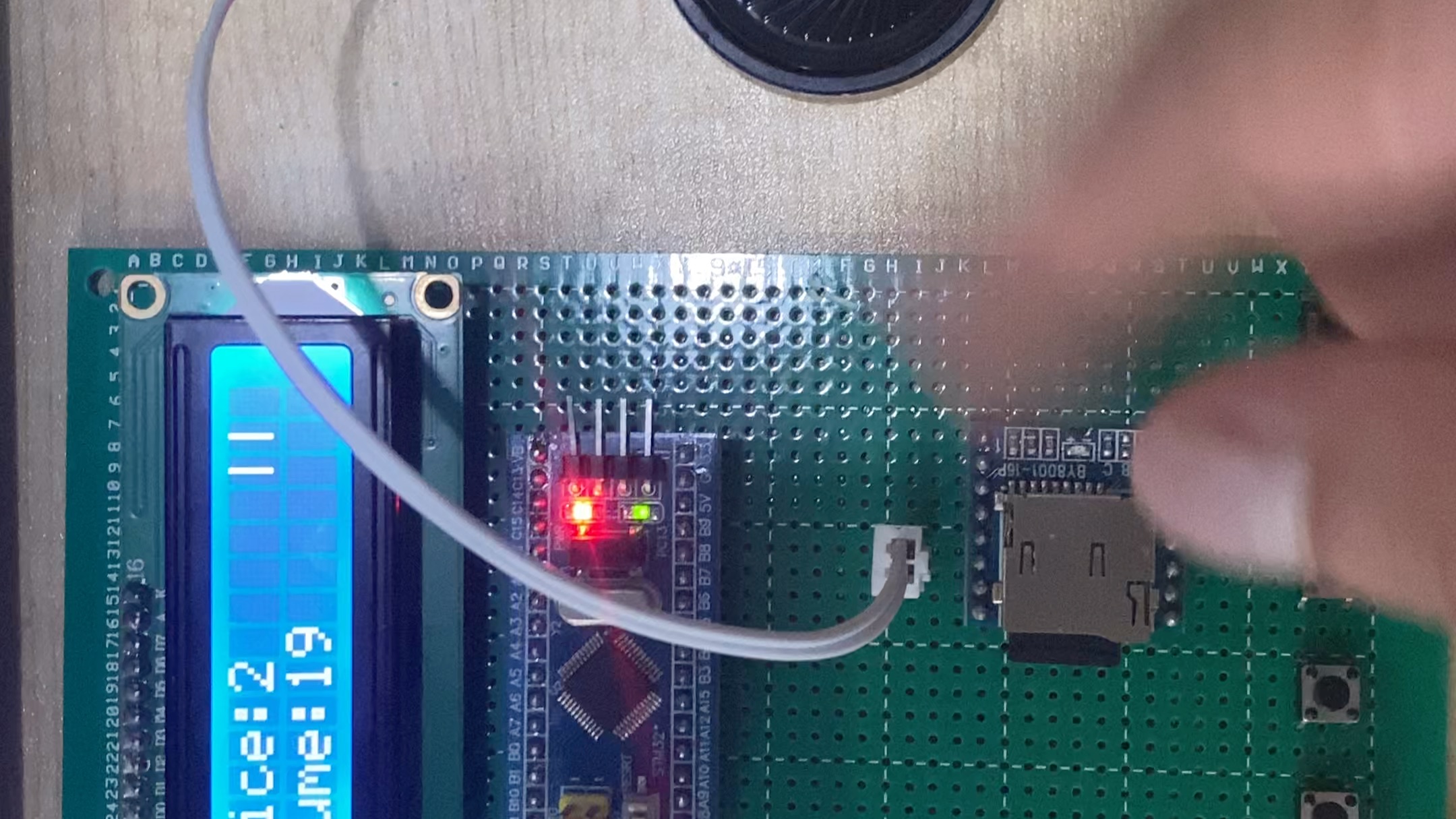 基于STM32单片机MP3音乐播放器/智能音乐盒系统设计
