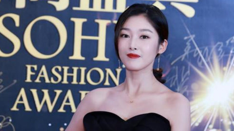 奈何boss要娶我2:夏林露肩礼服美翻全场!凌异洲当场热吻,超甜