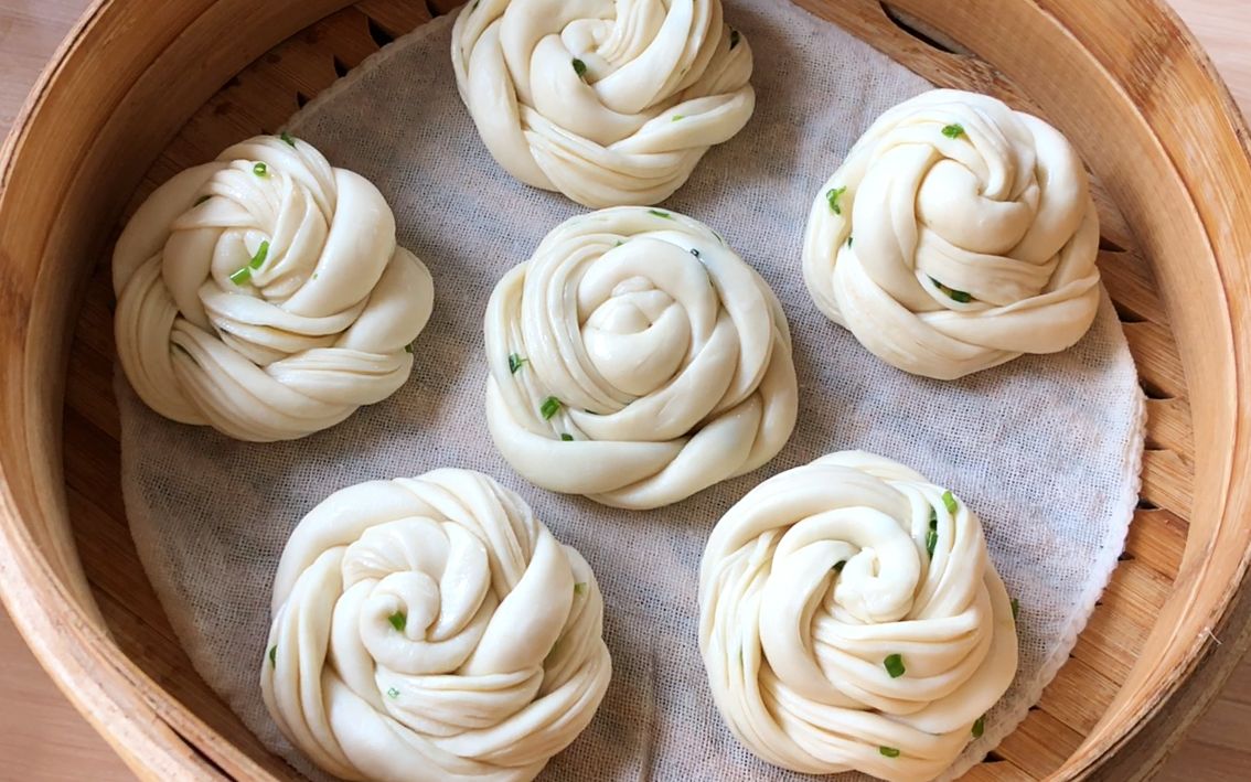 原来做花卷那么简单,一切一卷,一次就成型,层次丰富,蓬松柔软