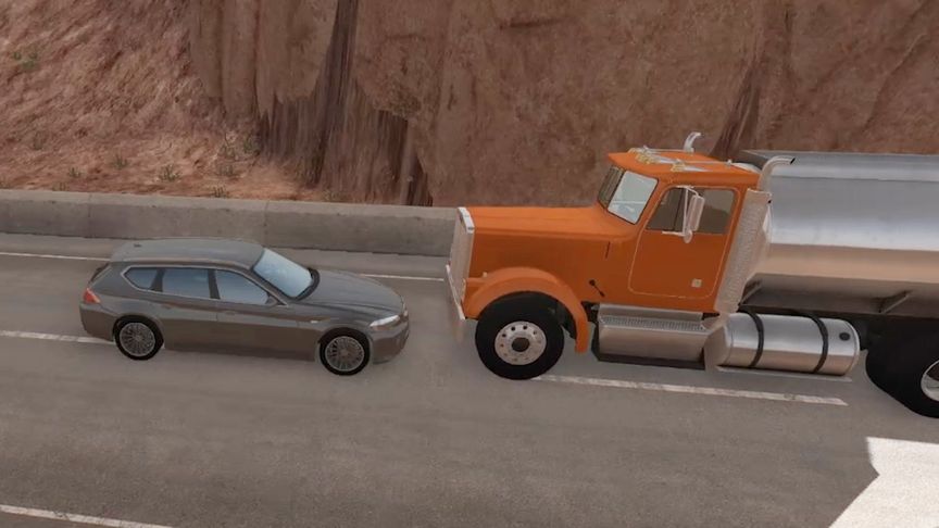 BeamNG:测试汽车撞击力!这次是小轿车跟油罐车