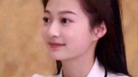 最美领诵员中国传媒大学冯琳