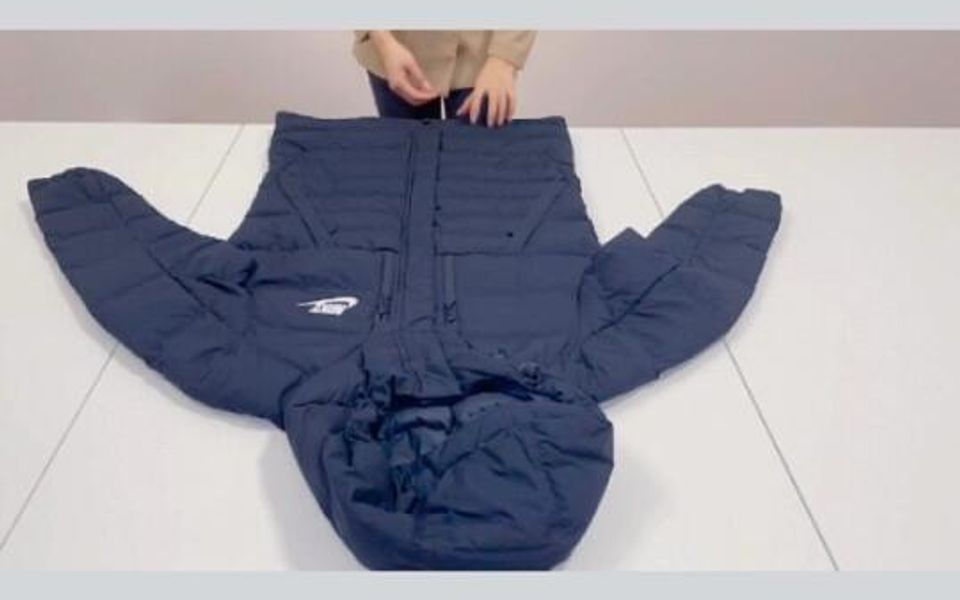 整理师最常用羽绒服叠法